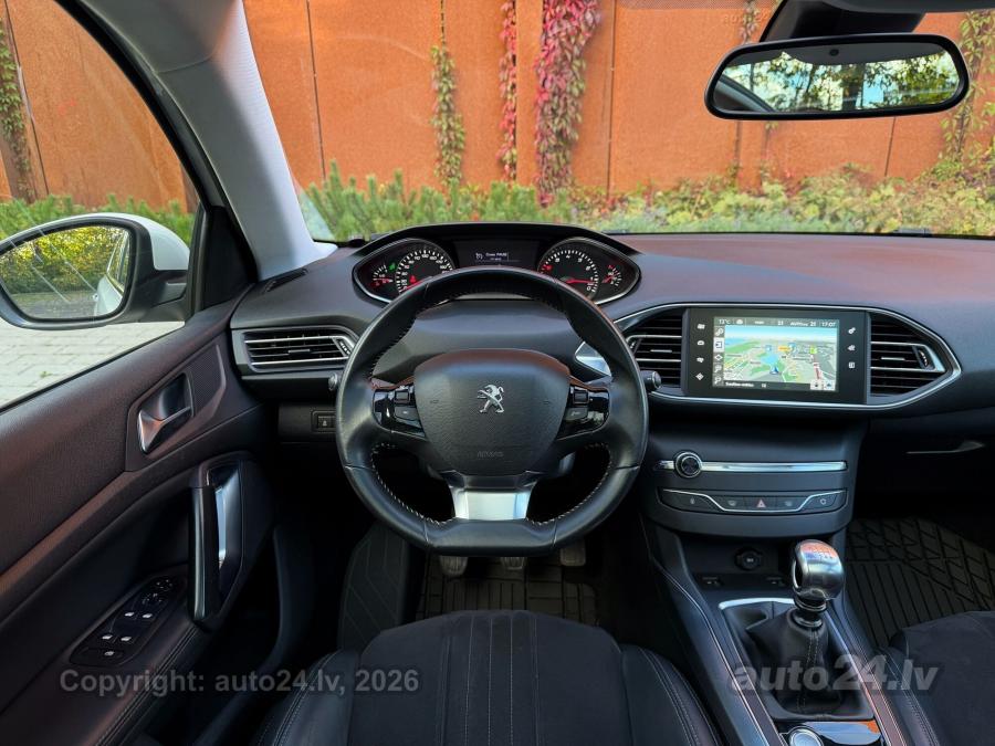 Balts Peugeot 308 2013 Tallina, ar dzinēja tilpumu 1.60 L un nobraukumu 162 tūkst. km par 5700 €, foto 15 vietnē AUTOMOTO.COM.LV