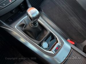 Balts Peugeot 308 2013 Tallina, ar dzinēja tilpumu 1.60 L un nobraukumu 162 tūkst. km par 5700 €, foto 17 vietnē AUTOMOTO.COM.LV