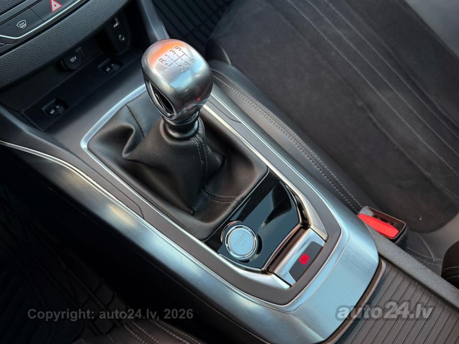 Balts Peugeot 308 2013 Tallina, ar dzinēja tilpumu 1.60 L un nobraukumu 162 tūkst. km par 5700 €, foto 17 vietnē AUTOMOTO.COM.LV