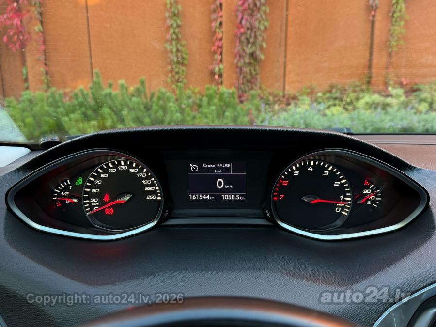 Balts Peugeot 308 2013 Tallina, ar dzinēja tilpumu 1.60 L un nobraukumu 162 tūkst. km par 5700 €, foto 18 vietnē AUTOMOTO.COM.LV