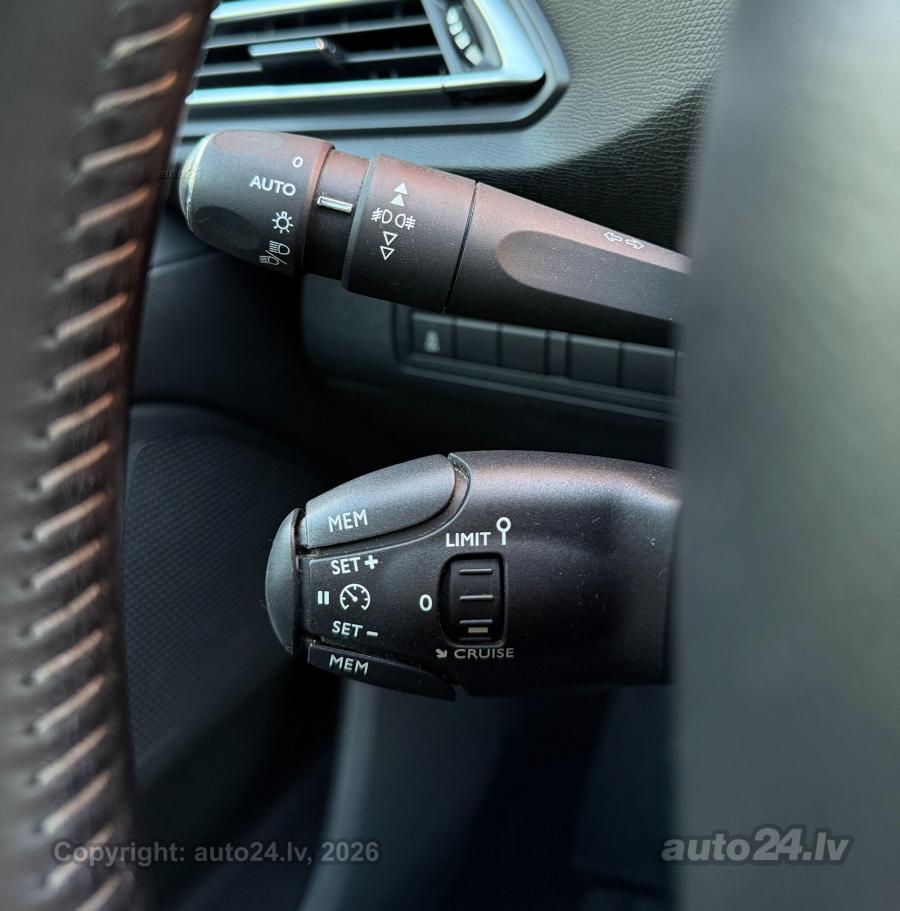 Balts Peugeot 308 2013 Tallina, ar dzinēja tilpumu 1.60 L un nobraukumu 162 tūkst. km par 5700 €, foto 21 vietnē AUTOMOTO.COM.LV