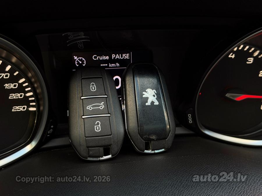 Balts Peugeot 308 2013 Tallina, ar dzinēja tilpumu 1.60 L un nobraukumu 162 tūkst. km par 5700 €, foto 29 vietnē AUTOMOTO.COM.LV