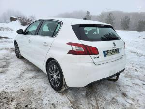 White Peugeot 308 2014 in Taurage, with an engine capacity of 1.20 L and mileage of 185 thousand km for 5200 €, photo 5 on AUTOMOTO.COM.LV