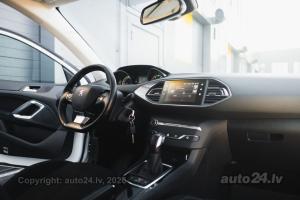 Balts Peugeot 308 2014 Tallina, ar dzinēja tilpumu 1.20 L un nobraukumu 119 tūkst. km par 7999 €, foto 5 vietnē AUTOMOTO.COM.LV