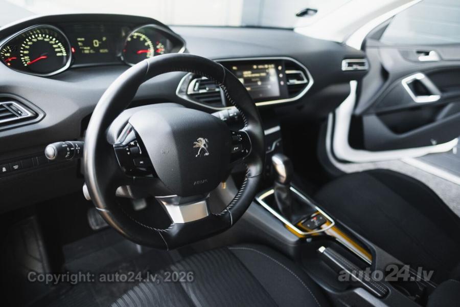 Balts Peugeot 308 2014 Tallina, ar dzinēja tilpumu 1.20 L un nobraukumu 119 tūkst. km par 7999 €, foto 11 vietnē AUTOMOTO.COM.LV