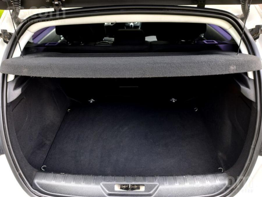 Balts Peugeot 308 2014 Jelgava, ar dzinēja tilpumu 1.60 L un nobraukumu 0 tūkst. km par 3990 €, foto 31 vietnē AUTOMOTO.COM.LV
