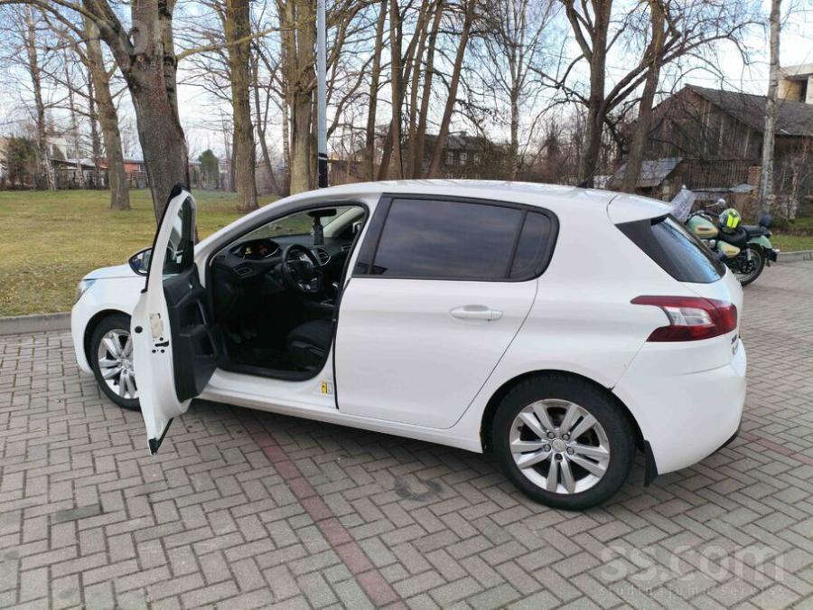 Белый Пежо 308 2014 в Елгава, объемом двигателя 1.50 л и пробегом 209 тыс. км за 3800 €, фото 1 на AUTOMOTO.COM.LV