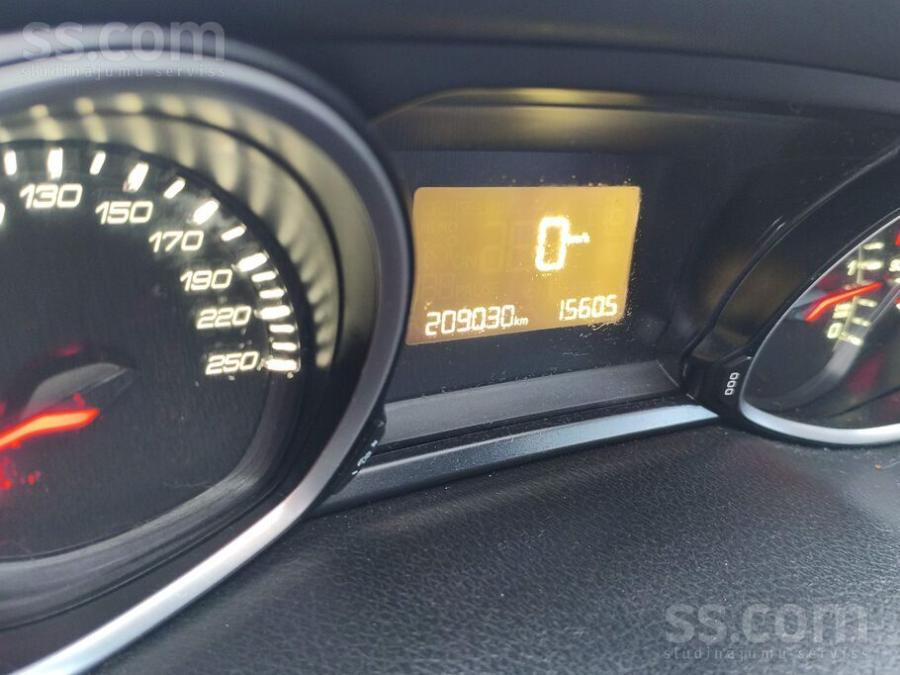 Белый Пежо 308 2014 в Елгава, объемом двигателя 1.50 л и пробегом 209 тыс. км за 3800 €, фото 10 на AUTOMOTO.COM.LV