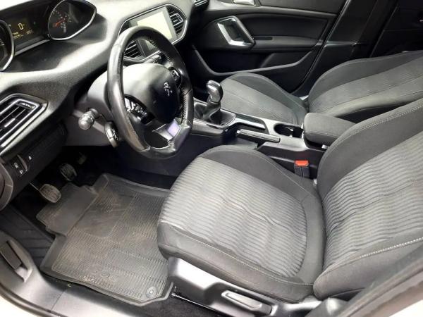 Balts Peugeot 308 2014 Jelgava, ar dzinēja tilpumu 1.60 L un nobraukumu 209 tūkst. km par 3990 €, foto 8 vietnē AUTOMOTO.COM.LV