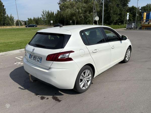 White Peugeot 308 2014 in Taurage, with an engine capacity of 1.56 L and mileage of 309 thousand km for 3500 €, photo 5 on AUTOMOTO.COM.LV