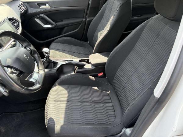 White Peugeot 308 2014 in Taurage, with an engine capacity of 1.56 L and mileage of 309 thousand km for 3500 €, photo 9 on AUTOMOTO.COM.LV