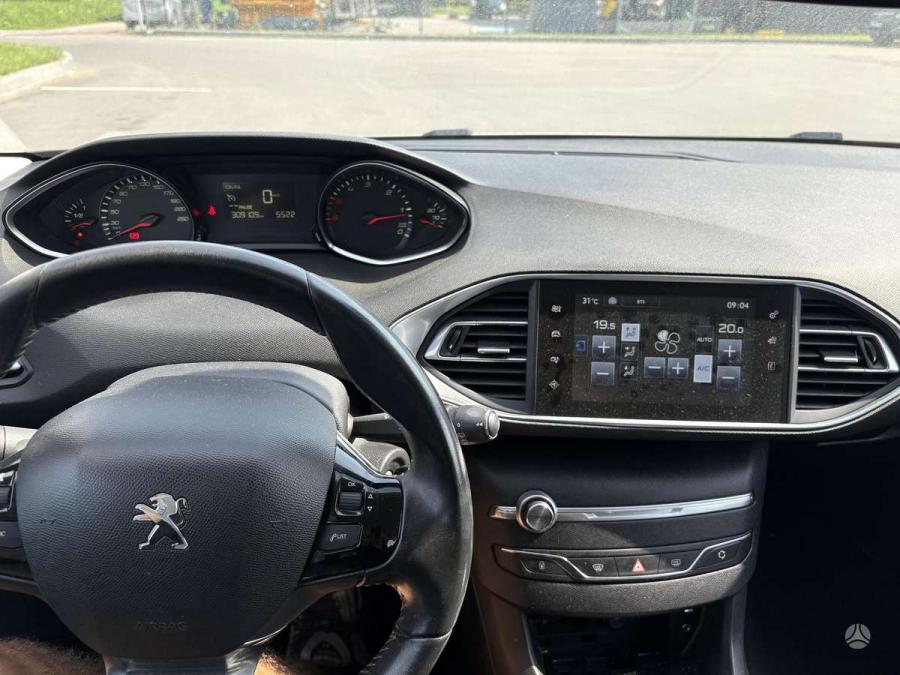 Белый Пежо 308 2014 в Таураге, объемом двигателя 1.56 л и пробегом 309 тыс. км за 3500 €, фото 13 на AUTOMOTO.COM.LV