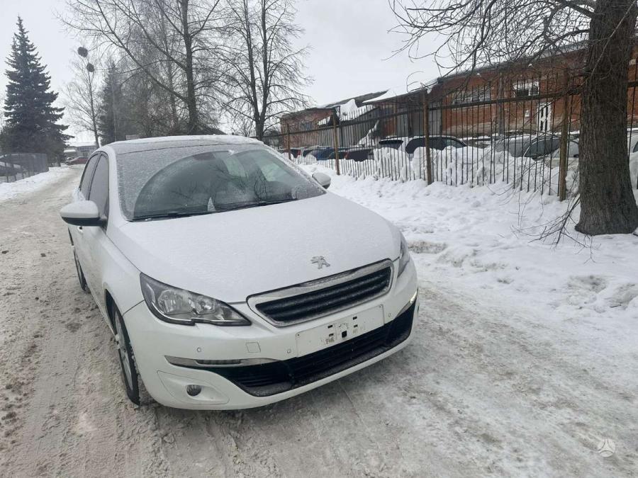 Белый Пежо 308 2015 в Укмерге, объемом двигателя 1.56 л и пробегом 240 тыс. км за 3650 €, фото 2 на AUTOMOTO.COM.LV
