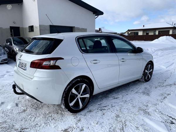White Peugeot 308 2015 in Vilnius, with an engine capacity of 1.20 L and mileage of 160 thousand km for 4850 €, photo 3 on AUTOMOTO.COM.LV
