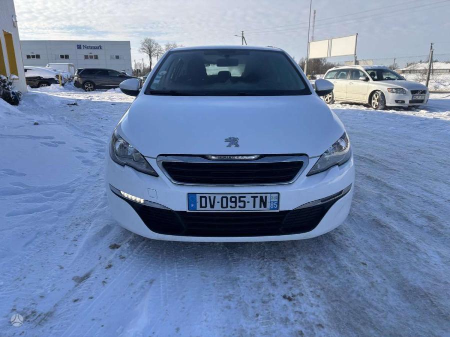 White Peugeot 308 2015 in Taurage, with an engine capacity of 1.56 L and mileage of 250 thousand km for 3500 €, photo 2 on AUTOMOTO.COM.LV