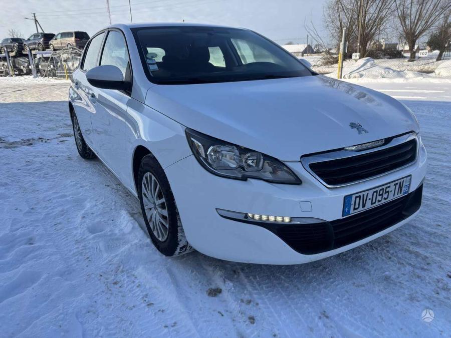 White Peugeot 308 2015 in Taurage, with an engine capacity of 1.56 L and mileage of 250 thousand km for 3500 €, photo 3 on AUTOMOTO.COM.LV