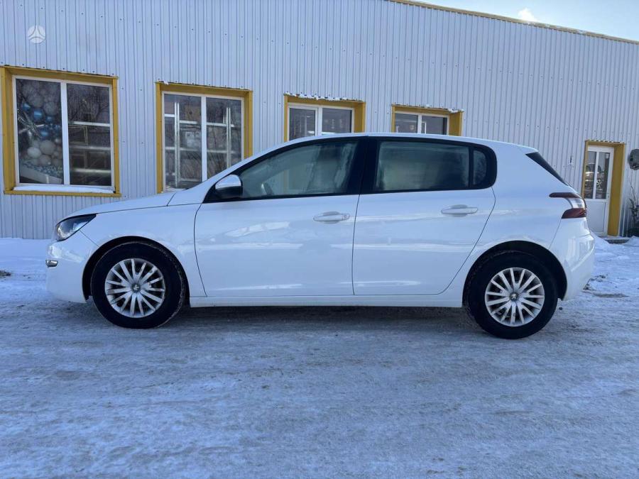 White Peugeot 308 2015 in Taurage, with an engine capacity of 1.56 L and mileage of 250 thousand km for 3500 €, photo 5 on AUTOMOTO.COM.LV