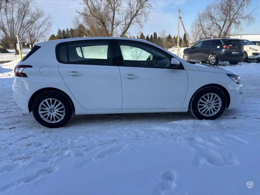 White Peugeot 308 2015 in Taurage, with an engine capacity of 1.56 L and mileage of 250 thousand km for 3500 €, photo 7 on AUTOMOTO.COM.LV