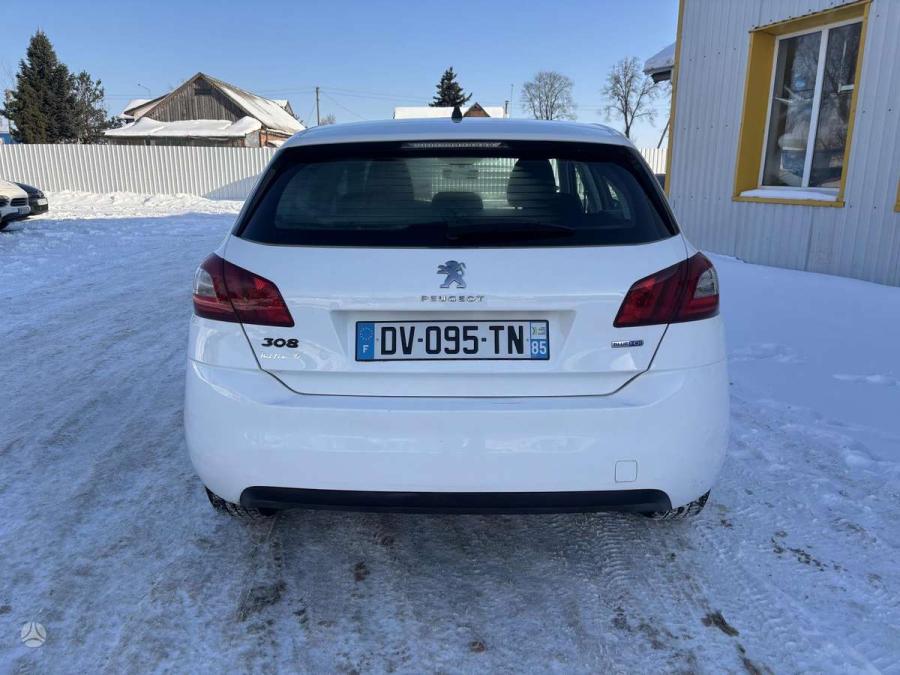 White Peugeot 308 2015 in Taurage, with an engine capacity of 1.56 L and mileage of 250 thousand km for 3500 €, photo 8 on AUTOMOTO.COM.LV