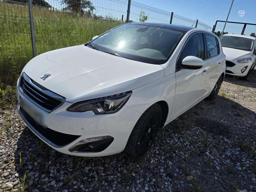 White Peugeot 308 2015 in Taurage, with an engine capacity of 1.20 L and mileage of 165 thousand km for 4700 €, photo 1 on AUTOMOTO.COM.LV