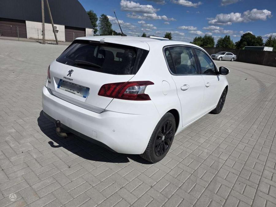 Balts Peugeot 308 2015 Tauragė, ar dzinēja tilpumu 1.20 L un nobraukumu 166 tūkst. km par 4500 €, foto 4 vietnē AUTOMOTO.COM.LV