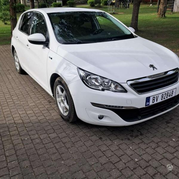 White Peugeot 308 2015 in Skaudvile, with an engine capacity of 1.56 L and mileage of 227 thousand km for 2950 €, photo 2 on AUTOMOTO.COM.LV