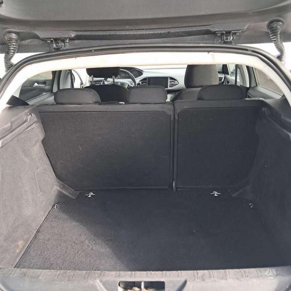 White Peugeot 308 2015 in Skaudvile, with an engine capacity of 1.56 L and mileage of 227 thousand km for 2950 €, photo 9 on AUTOMOTO.COM.LV