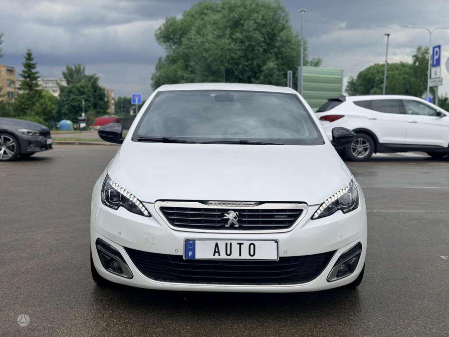 Белый Пежо 308 2015 в Таураге, объемом двигателя 1.56 л и пробегом 210 тыс. км за 7499 €, фото 3 на AUTOMOTO.COM.LV
