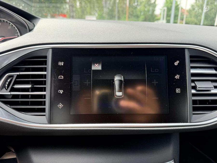 Белый Пежо 308 2015 в Таураге, объемом двигателя 1.56 л и пробегом 210 тыс. км за 7499 €, фото 25 на AUTOMOTO.COM.LV