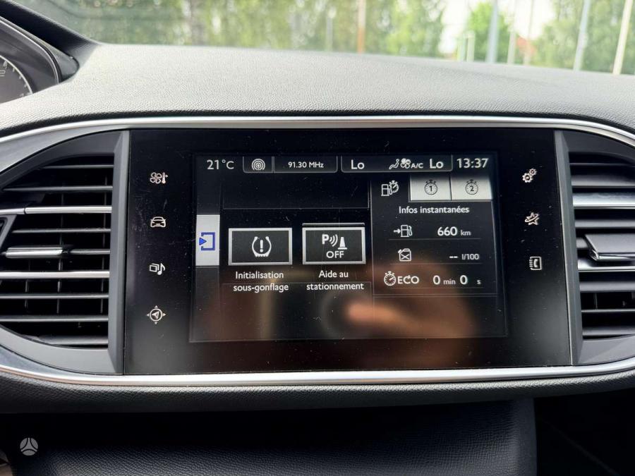 Белый Пежо 308 2015 в Таураге, объемом двигателя 1.56 л и пробегом 210 тыс. км за 7199 €, фото 24 на AUTOMOTO.COM.LV