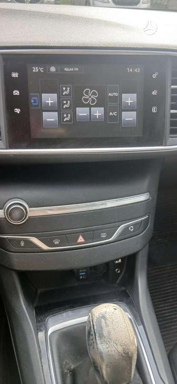 White Peugeot 308 2015 in Utena, with an engine capacity of 1.60 L and mileage of 285 thousand km for 3700 €, photo 5 on AUTOMOTO.COM.LV