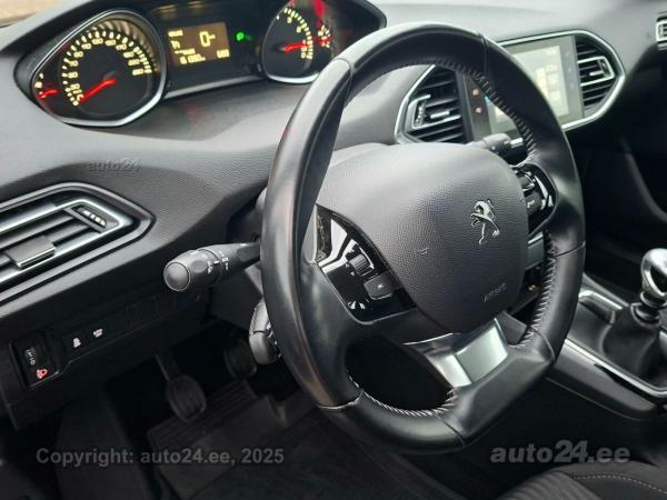 White Peugeot 308 2016 in Tartu, with an engine capacity of 1.20 L and mileage of 161 thousand km for 5990 €, photo 11 on AUTOMOTO.COM.LV