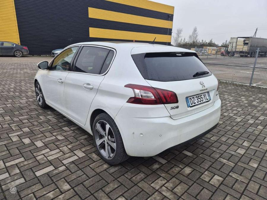 White Peugeot 308 2016 in Taurage, with an engine capacity of 2.00 L and mileage of 207 thousand km for 6900 €, photo 2 on AUTOMOTO.COM.LV