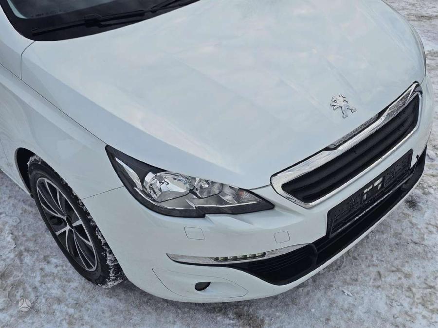 White Peugeot 308 2016 in Rokiskis, with an engine capacity of 1.20 L and mileage of 110 thousand km for 3950 €, photo 5 on AUTOMOTO.COM.LV