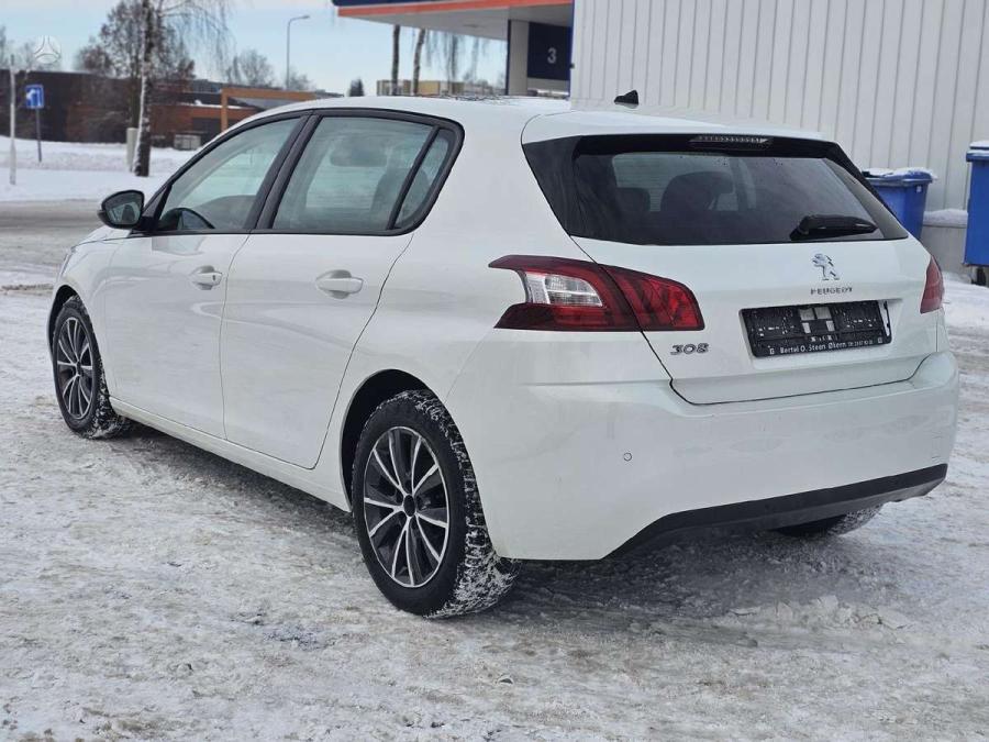 White Peugeot 308 2016 in Rokiskis, with an engine capacity of 1.20 L and mileage of 110 thousand km for 3950 €, photo 9 on AUTOMOTO.COM.LV