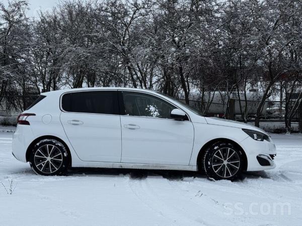 White Peugeot 308 2016 in Bauska, with an engine capacity of 1.20 L and mileage of 133 thousand km for 7000 €, photo 1 on AUTOMOTO.COM.LV