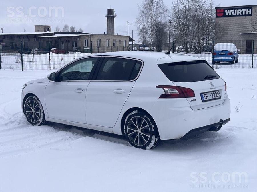 White Peugeot 308 2016 in Bauska, with an engine capacity of 1.20 L and mileage of 133 thousand km for 7000 €, photo 4 on AUTOMOTO.COM.LV