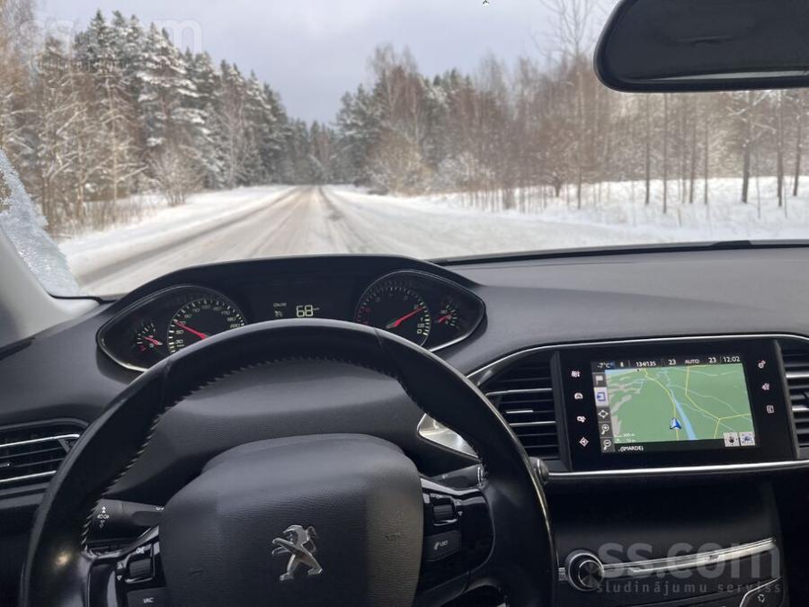 White Peugeot 308 2016 in Bauska, with an engine capacity of 1.20 L and mileage of 133 thousand km for 7000 €, photo 24 on AUTOMOTO.COM.LV