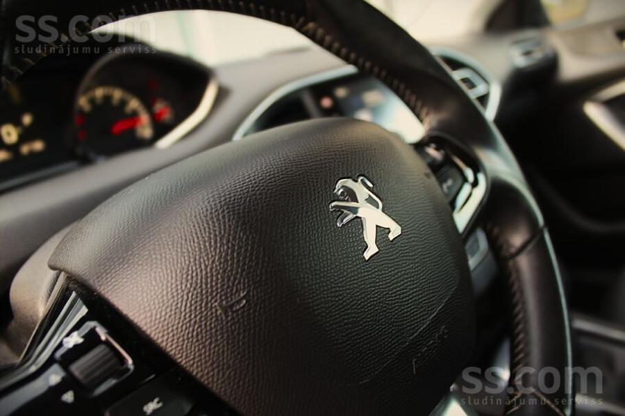 White Peugeot 308 2016 in Riga, with an engine capacity of 1.20 L and mileage of 0 thousand km for 9490 €, photo 31 on AUTOMOTO.COM.LV