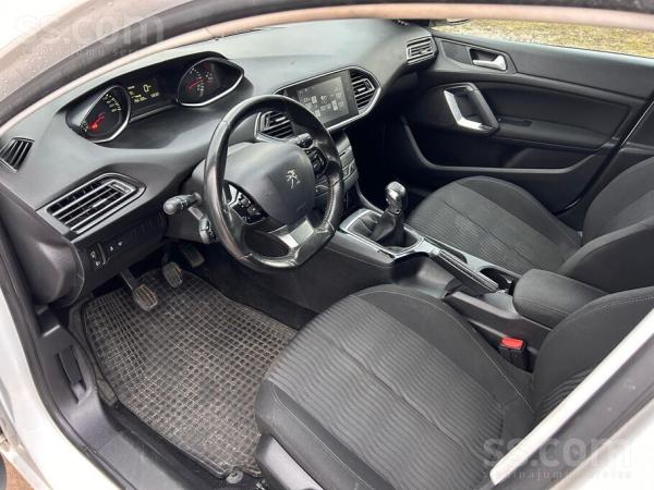 White Peugeot 308 2016 in Riga, with an engine capacity of 1.60 L and mileage of 160 thousand km for 4950 €, photo 5 on AUTOMOTO.COM.LV