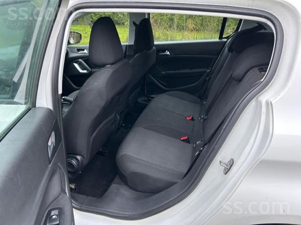 White Peugeot 308 2016 in Riga, with an engine capacity of 1.60 L and mileage of 160 thousand km for 4950 €, photo 8 on AUTOMOTO.COM.LV