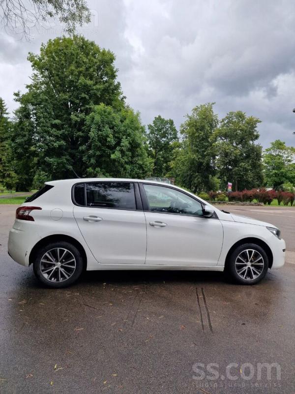 Balts Peugeot 308 2016 Rīga, ar dzinēja tilpumu 1.60 L un nobraukumu 321 tūkst. km par 4600 €, foto 7 vietnē AUTOMOTO.COM.LV