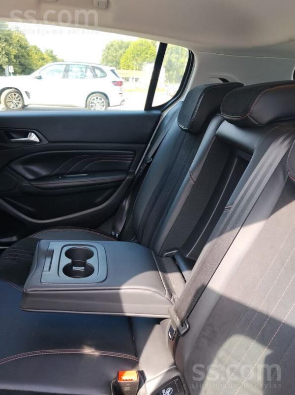White Peugeot 308 2016 in Riga, with an engine capacity of 1.60 L and mileage of 211 thousand km for 3999 €, photo 6 on AUTOMOTO.COM.LV