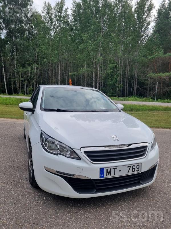 Balts Peugeot 308 2016 Rīga, ar dzinēja tilpumu 1.50 L un nobraukumu 169 tūkst. km par 4500 €, foto 1 vietnē AUTOMOTO.COM.LV