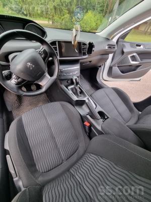 Balts Peugeot 308 2016 Rīga, ar dzinēja tilpumu 1.50 L un nobraukumu 169 tūkst. km par 4500 €, foto 10 vietnē AUTOMOTO.COM.LV