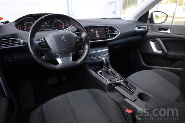 Balts Peugeot 308 2016 Rīga, ar dzinēja tilpumu 1.20 L un nobraukumu 123 tūkst. km par 6495 €, foto 8 vietnē AUTOMOTO.COM.LV