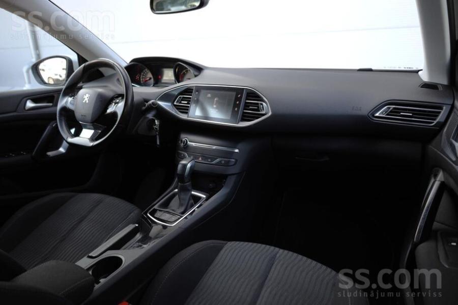 Balts Peugeot 308 2016 Rīga, ar dzinēja tilpumu 1.20 L un nobraukumu 123 tūkst. km par 6495 €, foto 12 vietnē AUTOMOTO.COM.LV