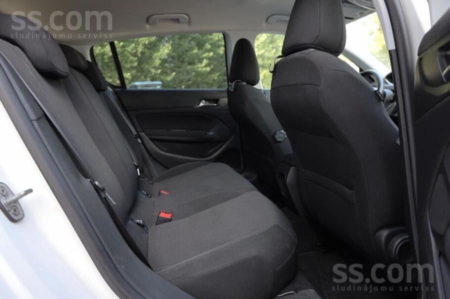 Balts Peugeot 308 2016 Rīga, ar dzinēja tilpumu 1.20 L un nobraukumu 123 tūkst. km par 6495 €, foto 16 vietnē AUTOMOTO.COM.LV