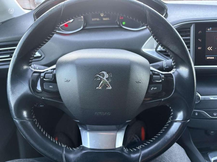 White Peugeot 308 2017 in Panevezys, with an engine capacity of 1.56 L and mileage of 320 thousand km for 5000 €, photo 11 on AUTOMOTO.COM.LV