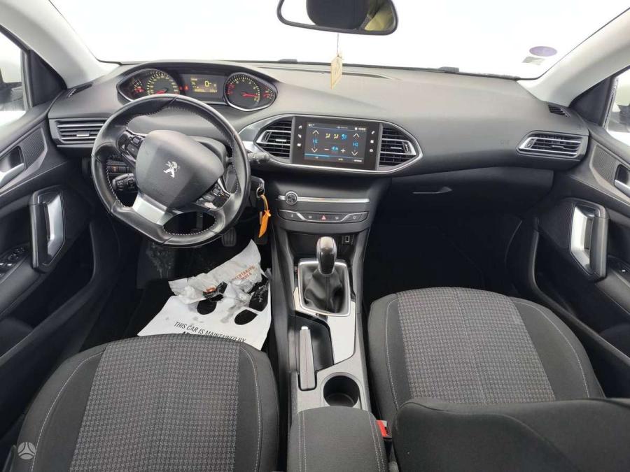 Balts Peugeot 308 2017 Tauragė, ar dzinēja tilpumu 1.20 L un nobraukumu 122 tūkst. km par 4200 €, foto 10 vietnē AUTOMOTO.COM.LV